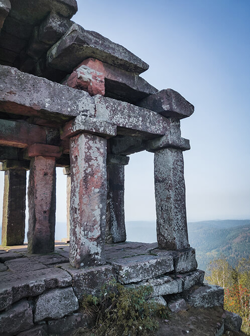 Randonnée au Temple du Donon • Montagne Trekking