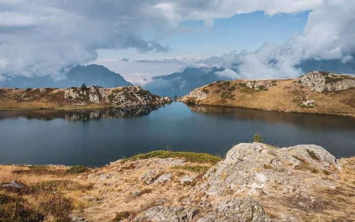 Autour du lac de Besson, Carrelet et Noir • Montagne Trekking