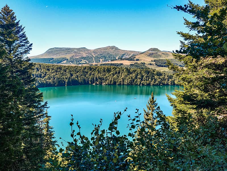 Lac Pavin : la plus belle randonnée en Auvergne